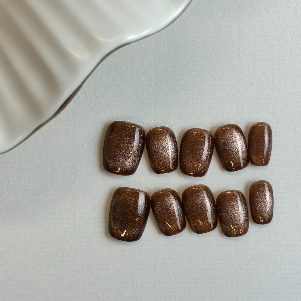 Cat Eye Nagels - Eenvoudig aan te brengen, moeilijk te negeren!